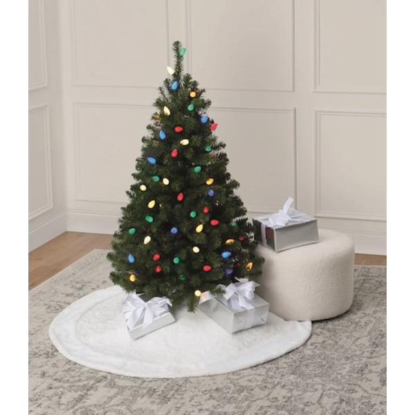Michaels Ashland Pre-Lit Lakewood Spruce Artifical Christmas Tree With ...